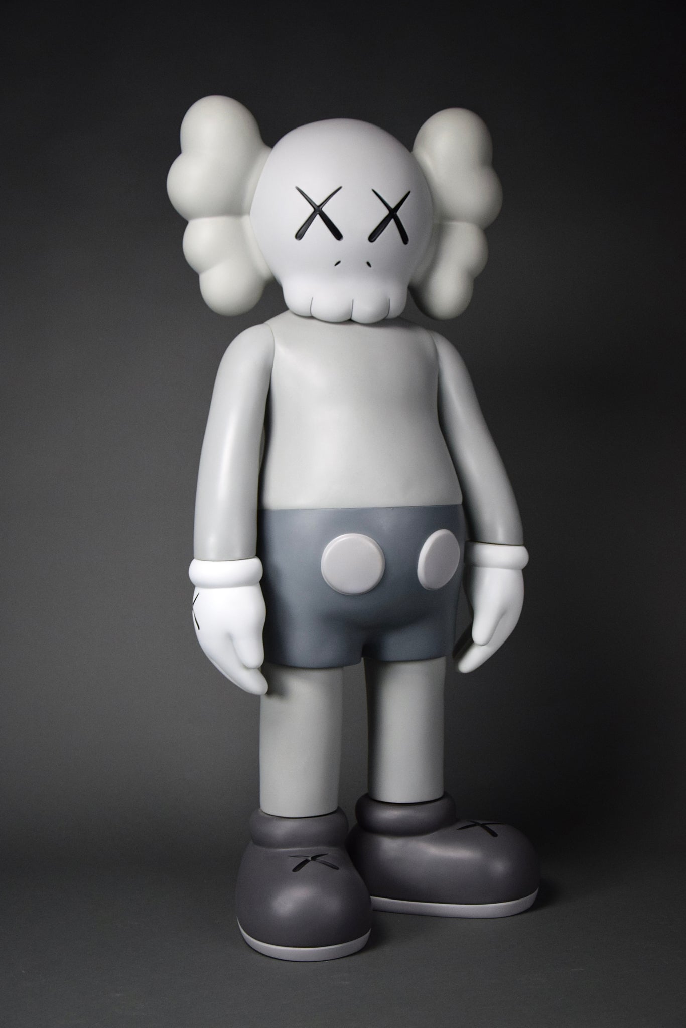 KAWS 4ft Companion XXL 2007– Vintage Objects