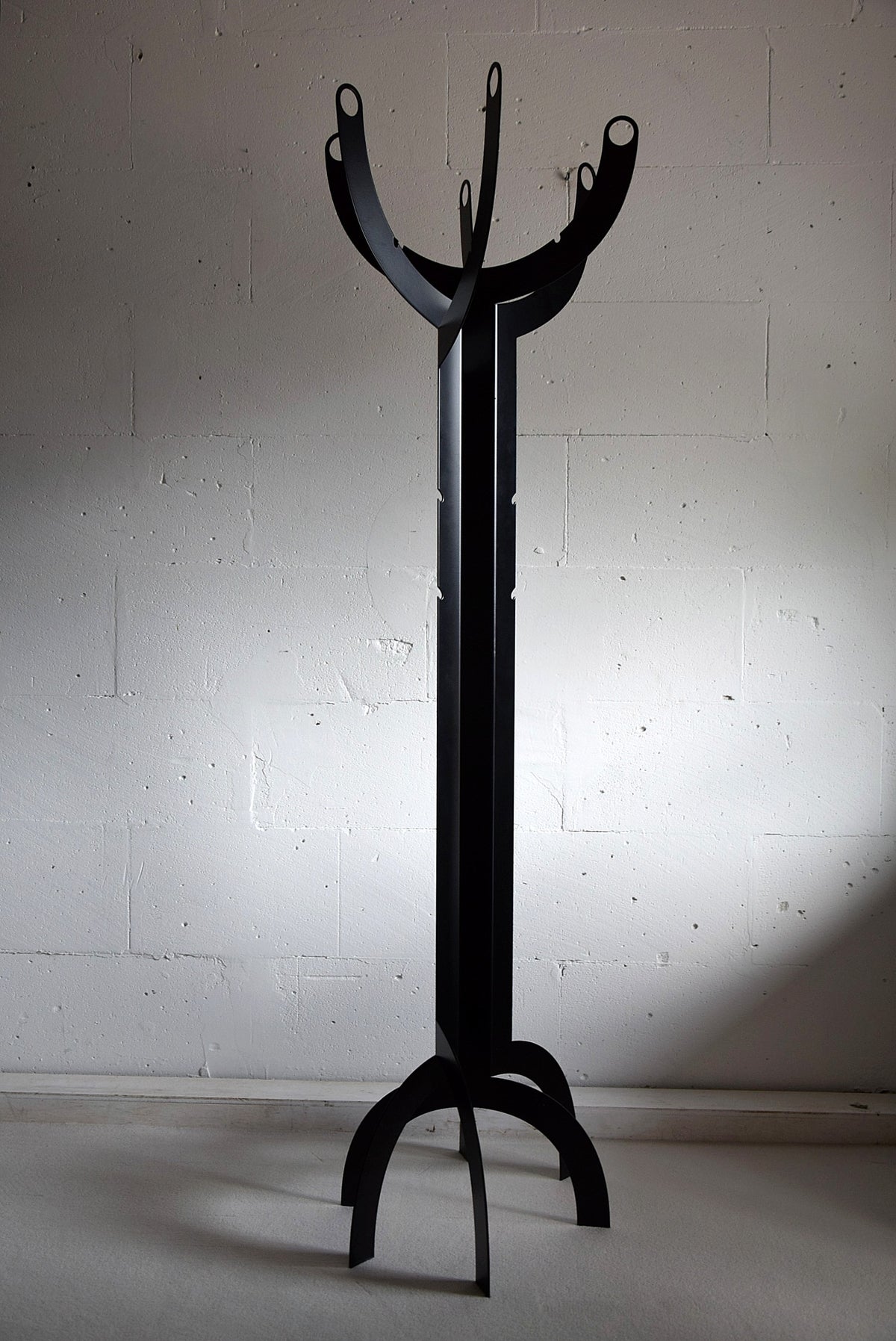 Italian Post Modern Black Metal Coat Stand– Vintage Objects