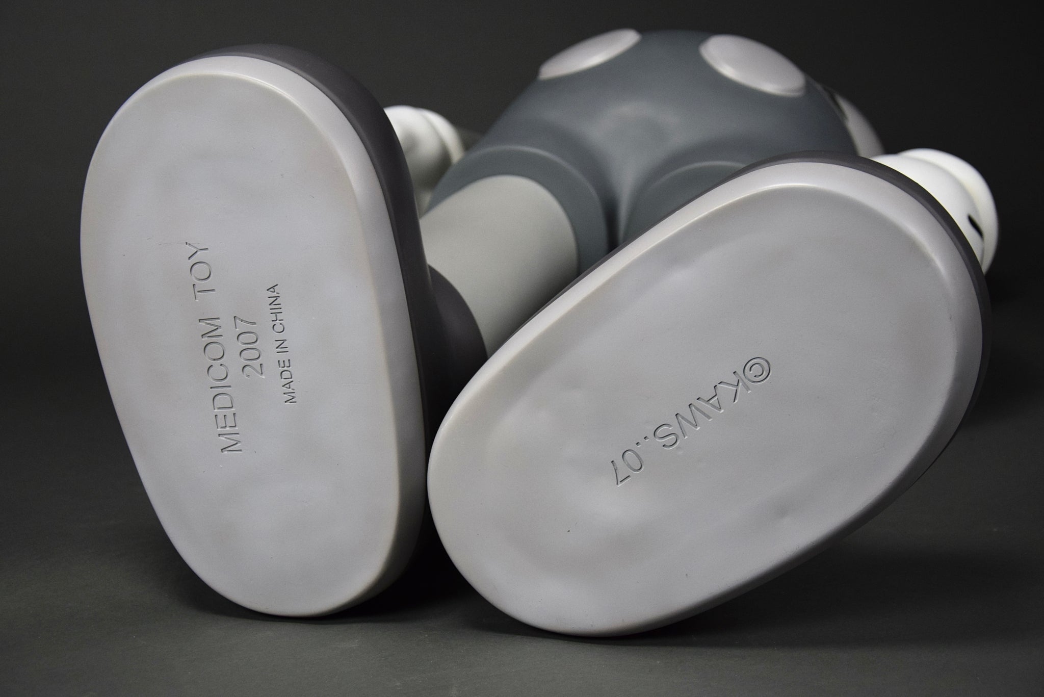 KAWS 4ft Companion XXL 2007– Vintage Objects