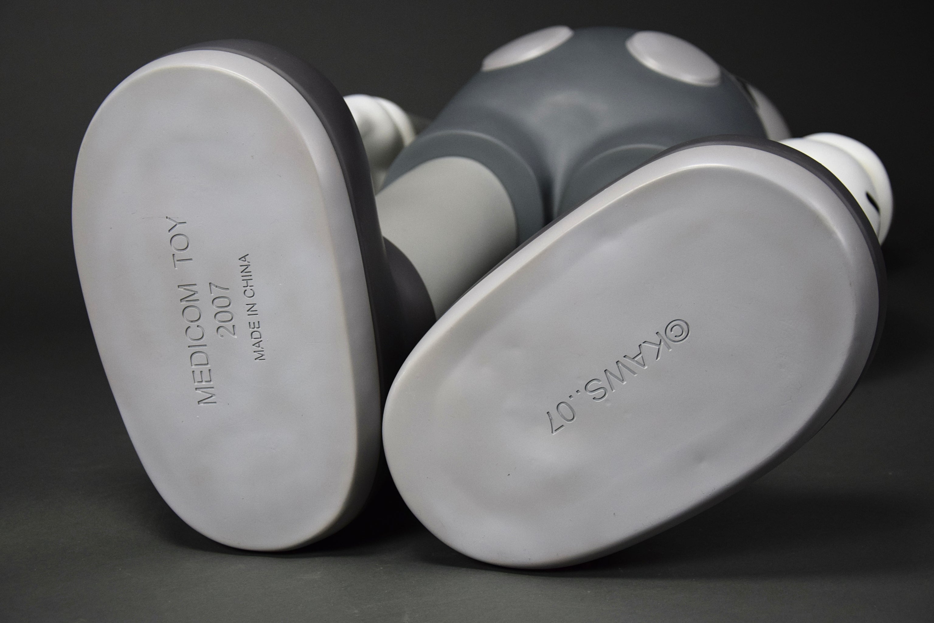 KAWS 4ft Companion XXL 2007– Vintage Objects