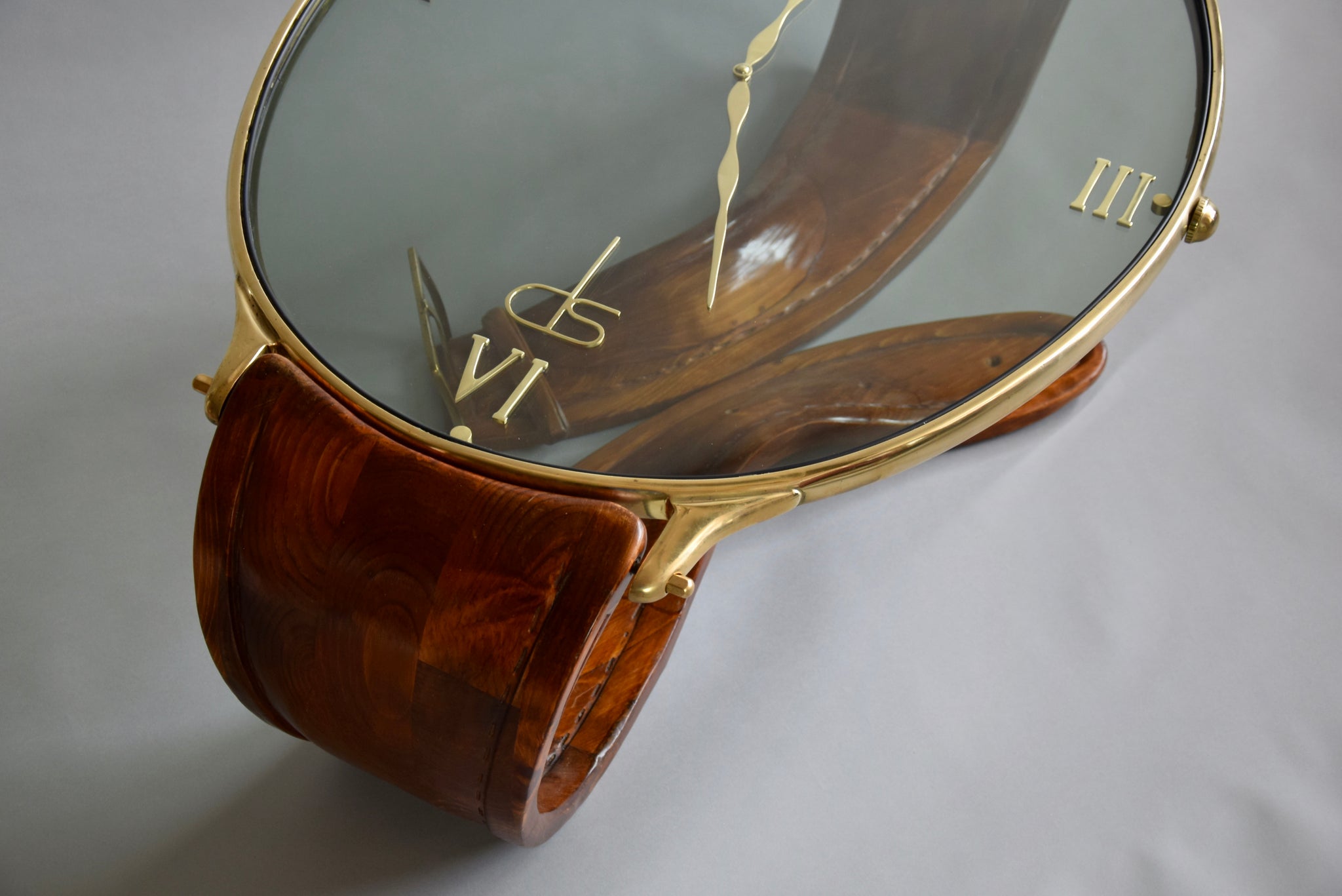 Classic Vintage Wrist Watch Coffee Table made in Italy– Vintage Objects